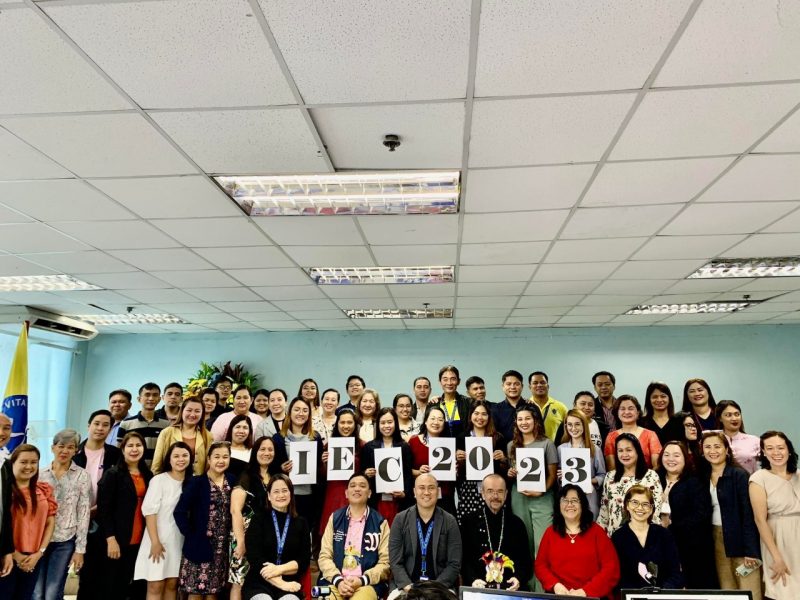 マーク・ヘレガスン名誉教授が講演を行いました | 現代ビジネス学科